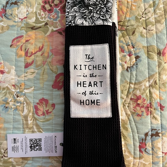 Demdaco | Kitchen | Kitchen Boa Classic Tea Towel | Poshmark